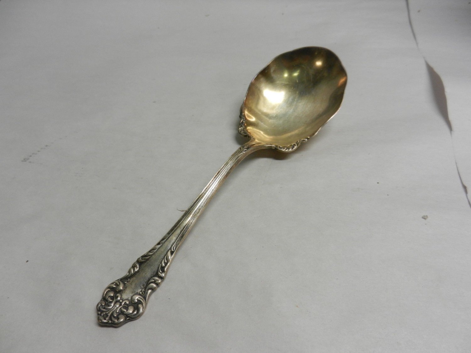 Vintage ONEIDA COMMUNITY Silverplate Ornate Clamshell Serving Spoon