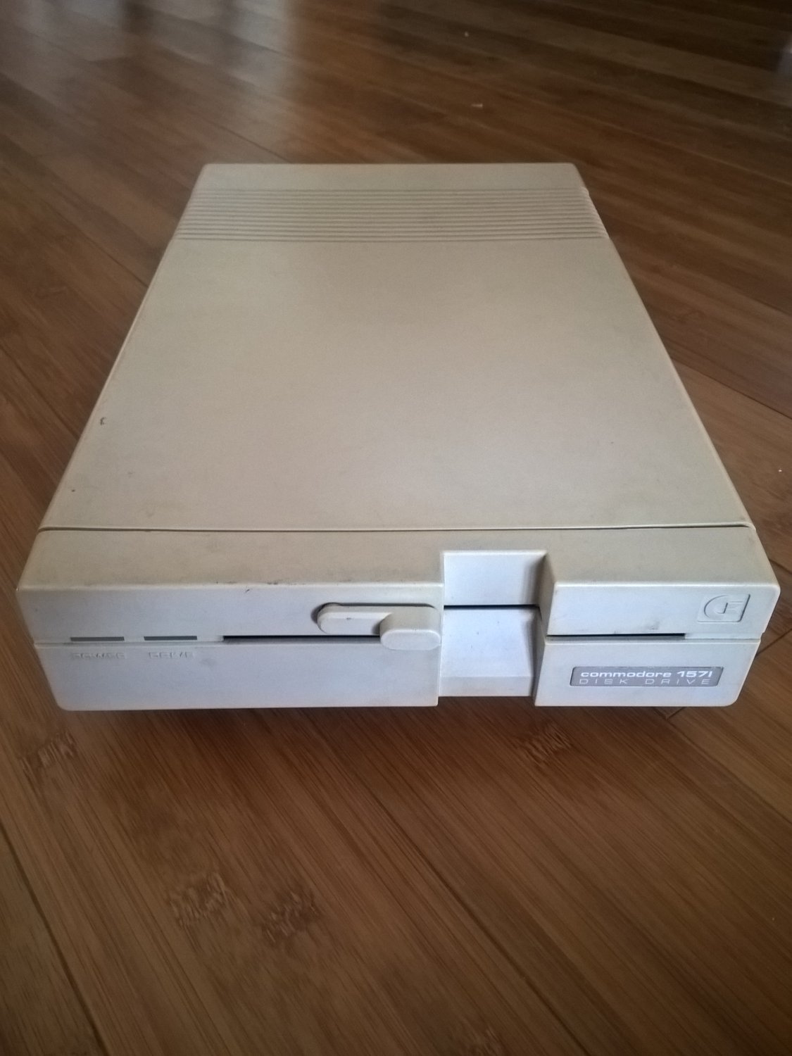 Commodore 1571 5.25” Floppy Drive For C128 C64 and Others (As-Is)