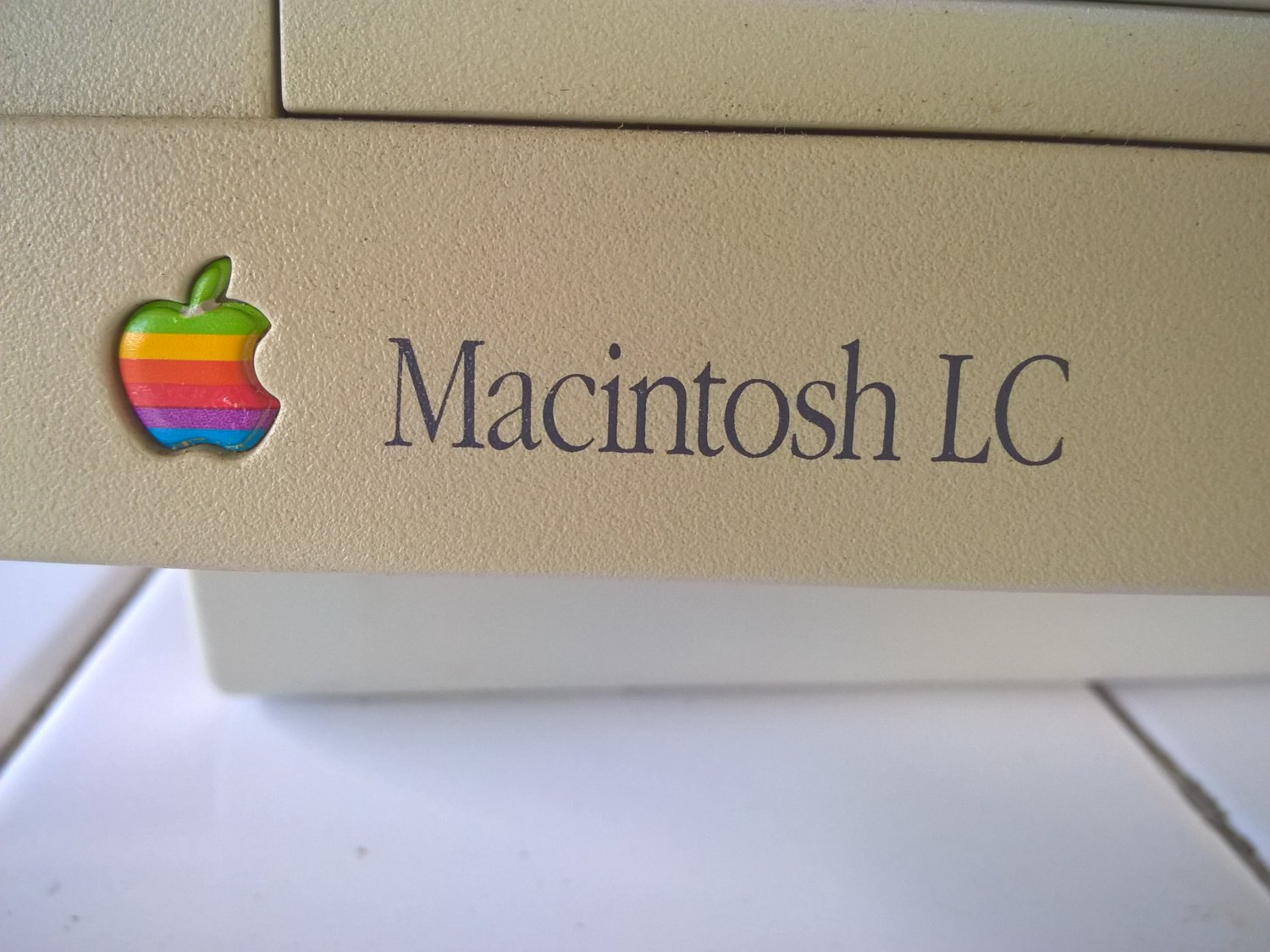 Macintosh LC Computer, Apple Mac 68020 (As-Is)