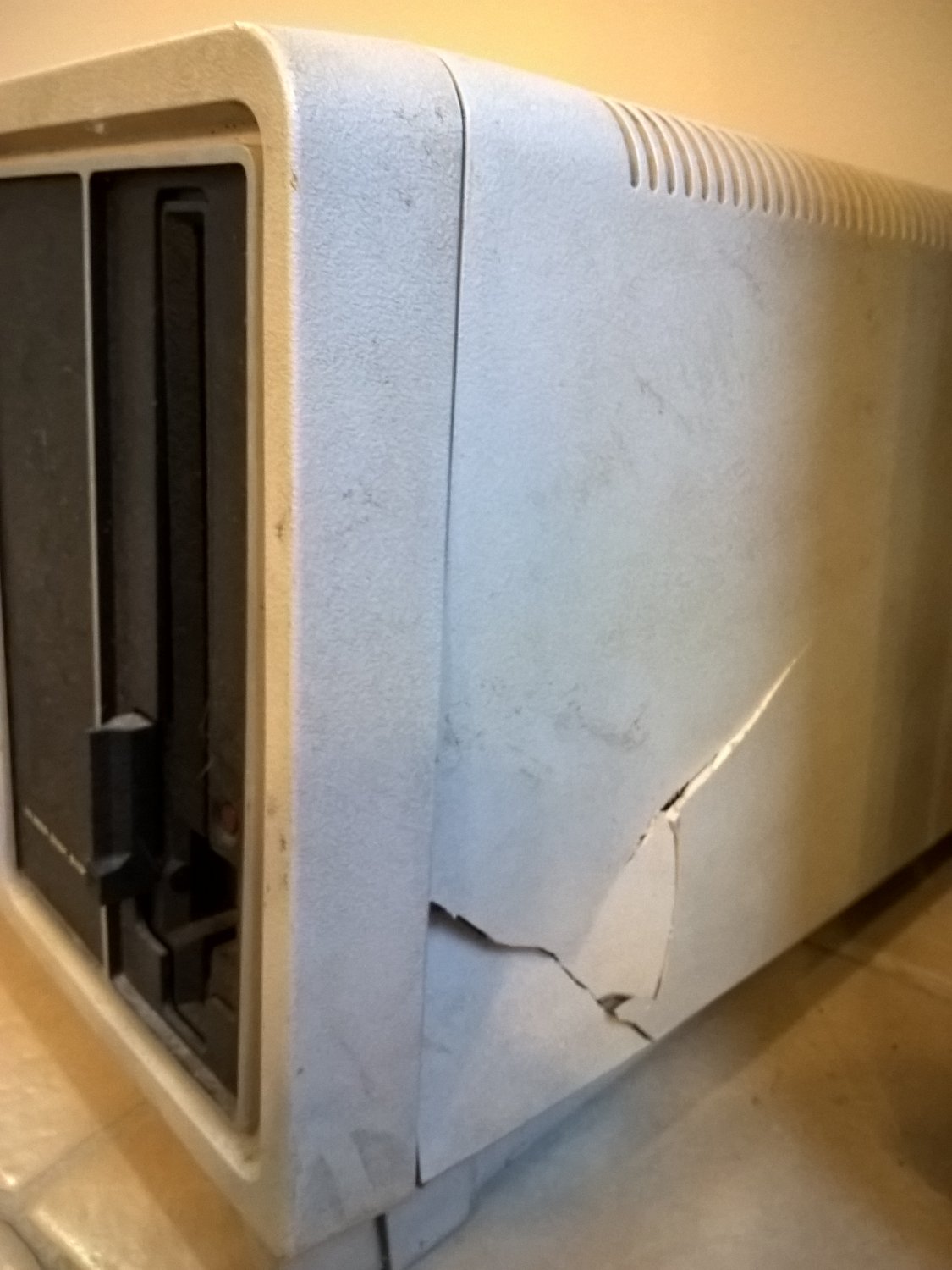 TRS-80 Model 16B W/ 15MB Hard Drive, Tandy Radio Shack (As-Is)