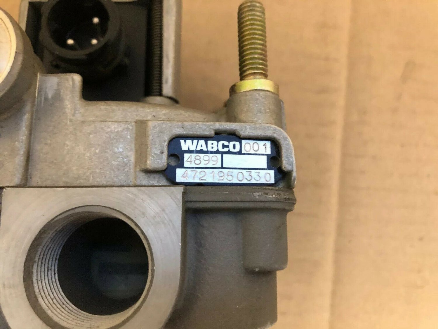 Genuine Meritor Wabco Trailer ABS Relay Valve S472 195 033 0