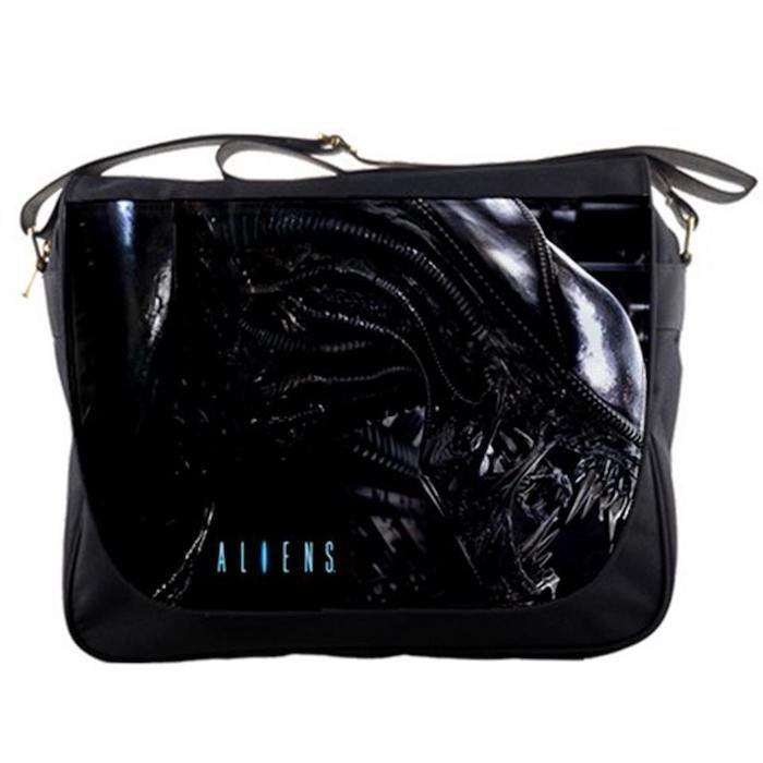 Aliens Vs Predator Unisex School Messenger Bag Shoulder Notebook Travel ...