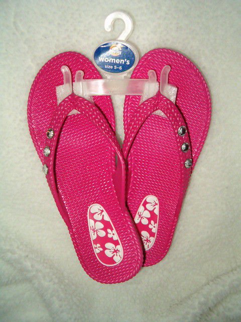 LADIES HOT PINK CRYSTAL BEJEWELED STUDDED FLIP FLOPS ~NWT~ SIZE 5/6