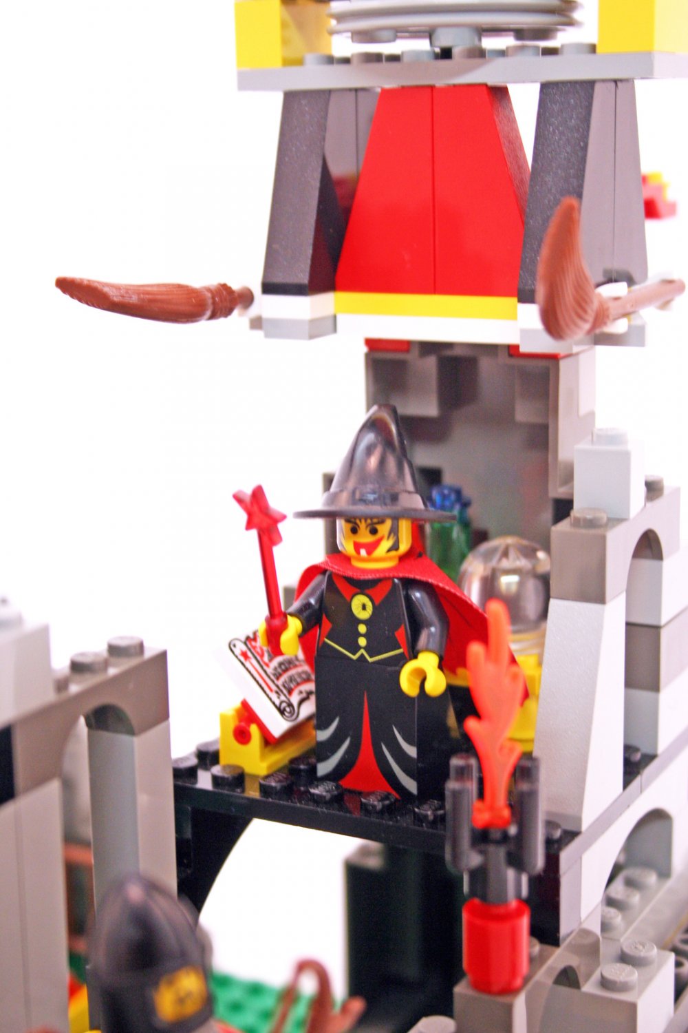 LEGO 6087 System Fright Knights Witch's Magic Manor Retiered and Rare
