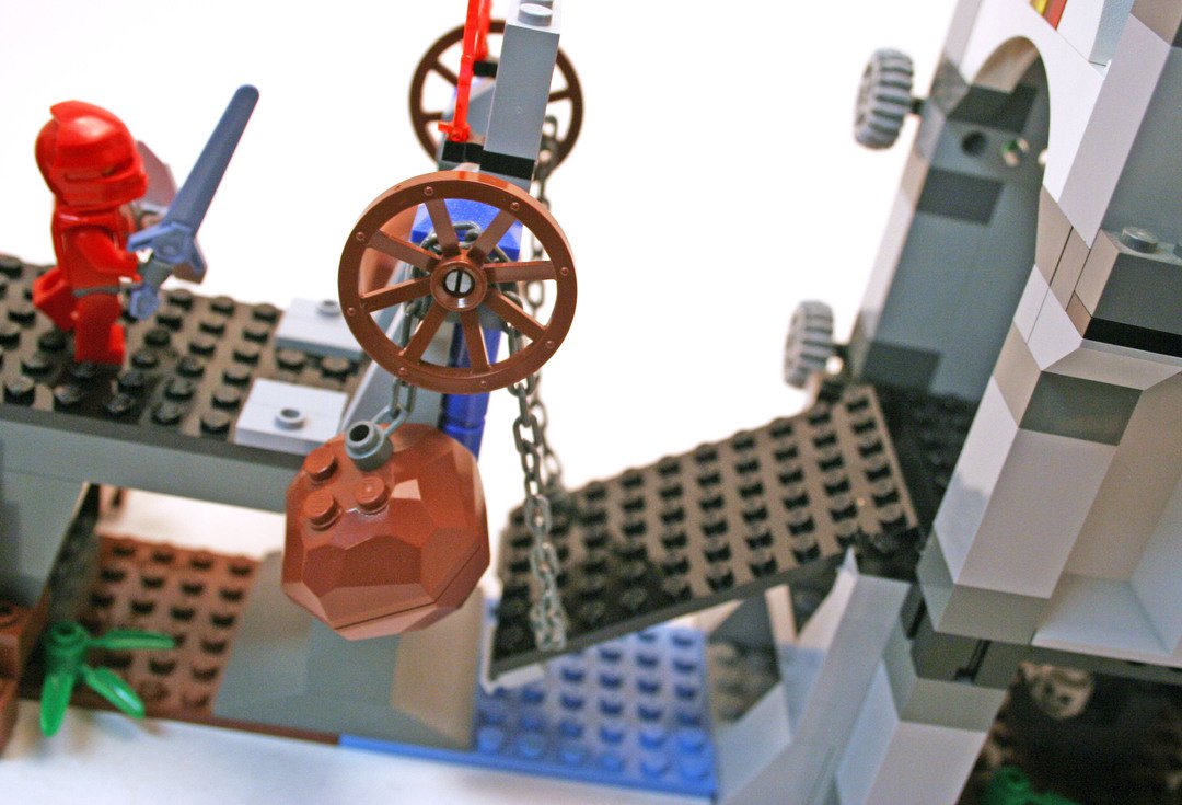 LEGO 8780 Knights' Kingdom Citadel of Orlan Retiered and Rare