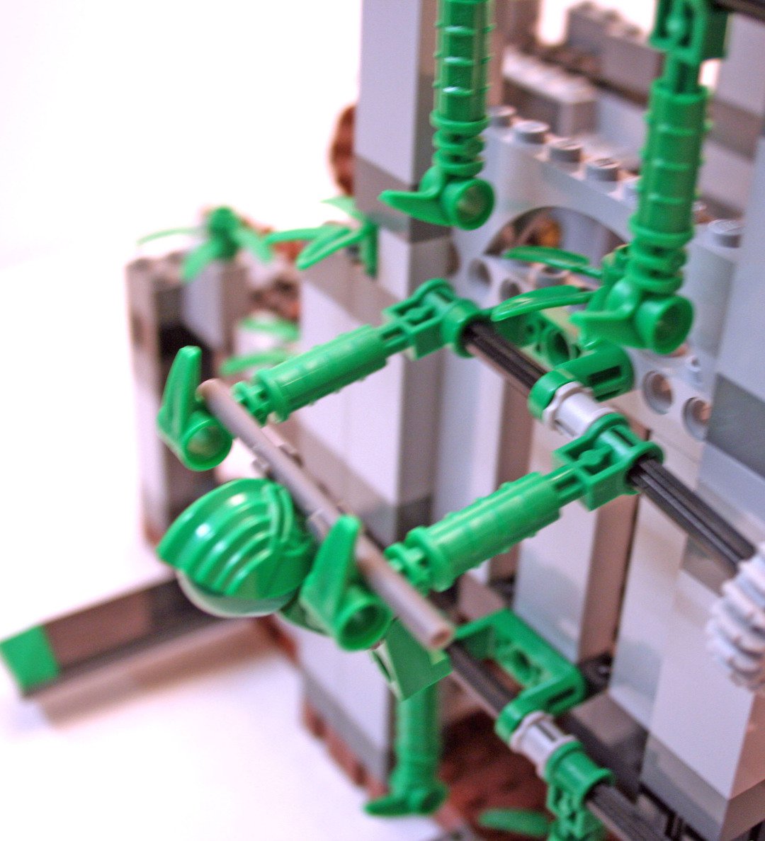 LEGO 8780 Knights' Kingdom Citadel of Orlan Retiered and Rare