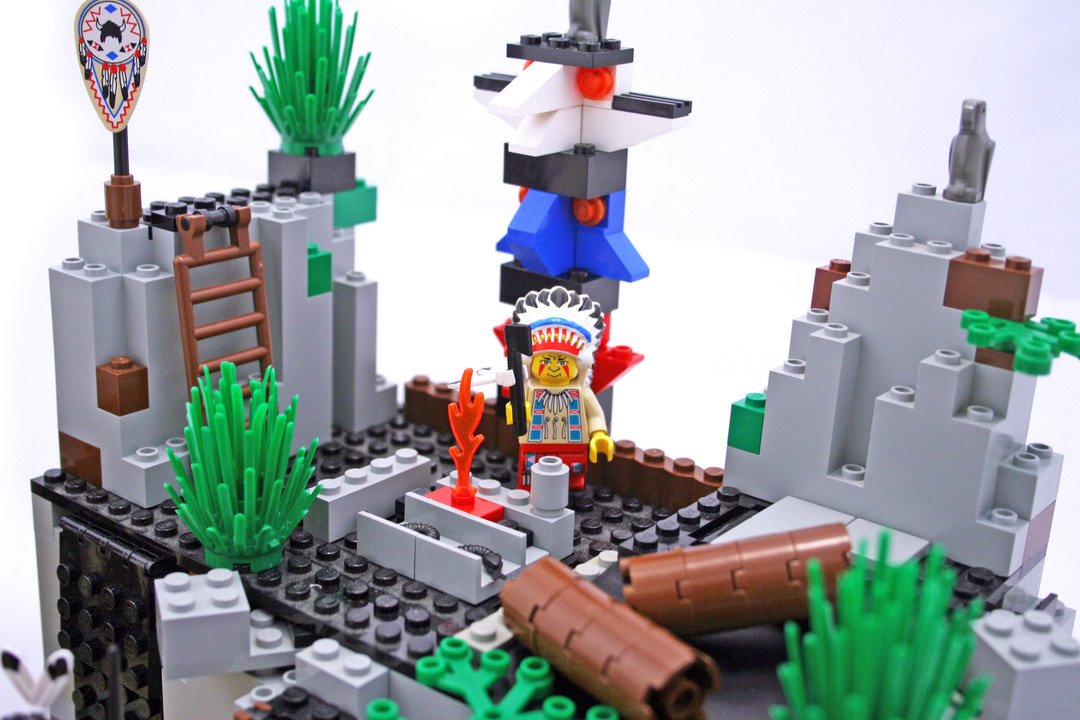 LEGO 6766 System Western Series Rapid River Village Retiered and Rare