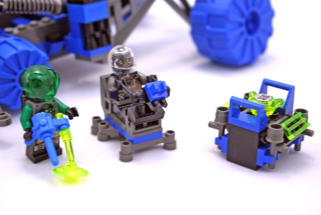 LEGO 6919 System Insectoids Series Planetary Prowler Retiered and Rare