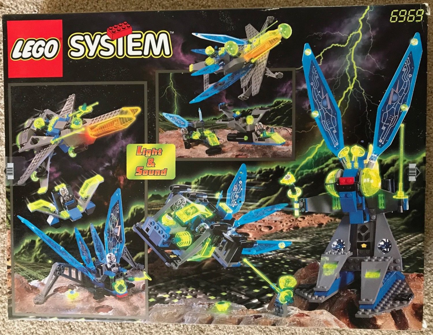 LEGO 6969 System Insectoids Series Celestial Stinger Retiered and Rare