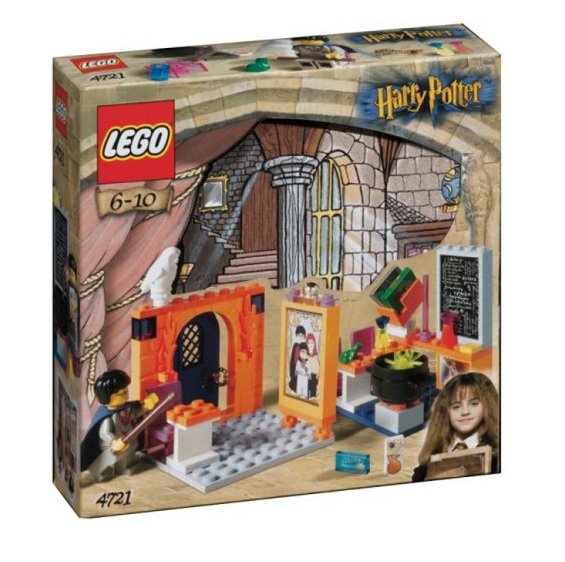 LEGO 4721 Harry Potter Hogwarts Classrooms Retiered and Rare