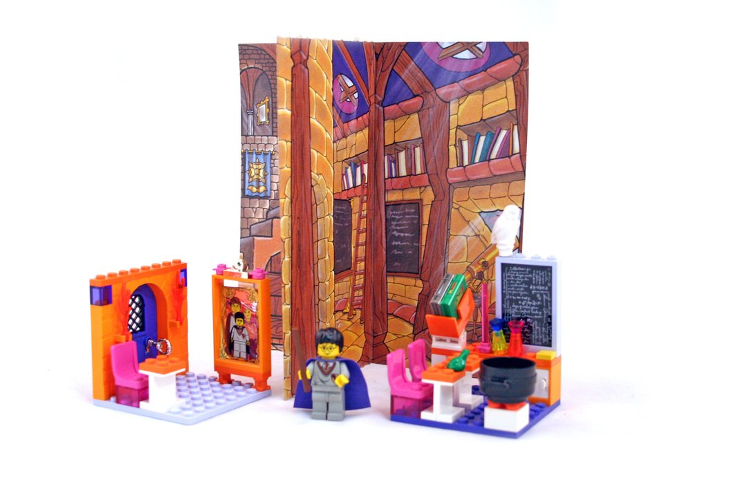 LEGO 4721 Harry Potter Hogwarts Classrooms Retiered and Rare