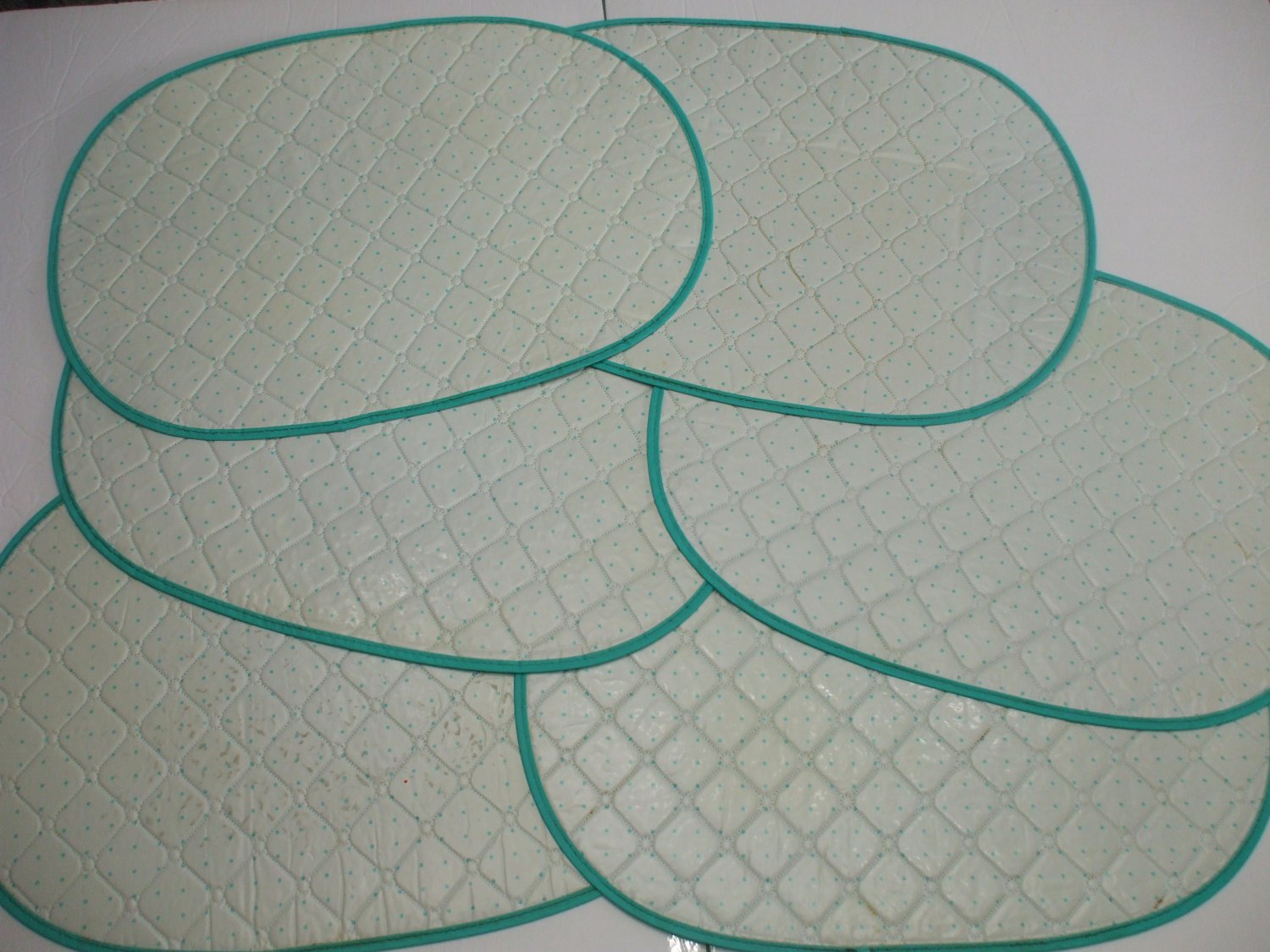 6 Blue Non Rigid Plastic Oval Table Placemats With White Underside 17 ...