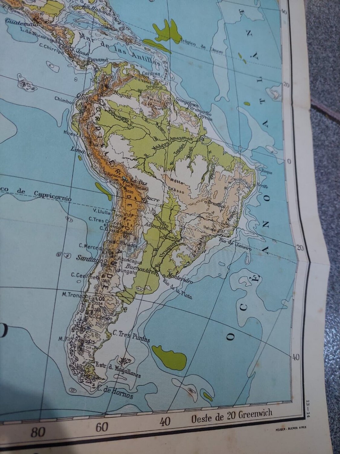 old physical map. American Continent Editorial Peuser 1962 in color