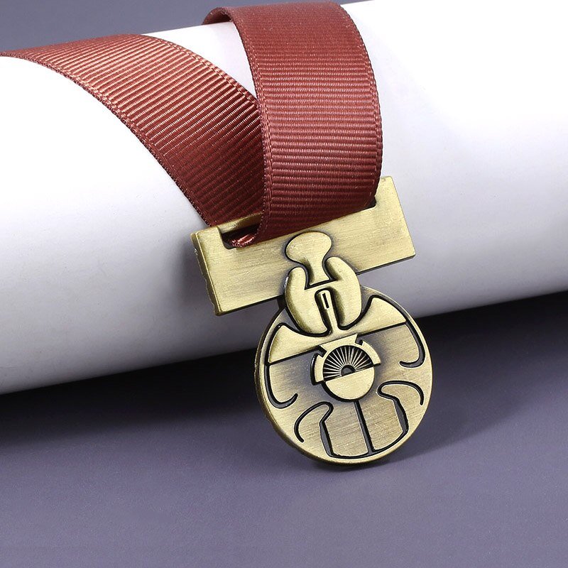 Star Wars 9 IX Yavin Medal of Bravery Luke Skywalker Han Solo Props ...