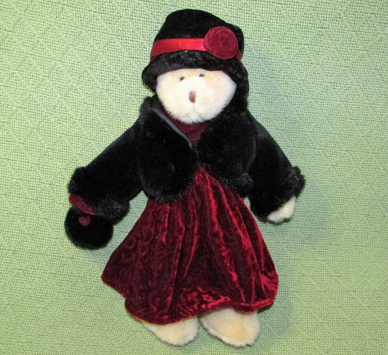 RUSS BERRIE MARISKA TEDDY BEAR STUFFED ANIMAL WINTER PLUSH RED VELVET ...