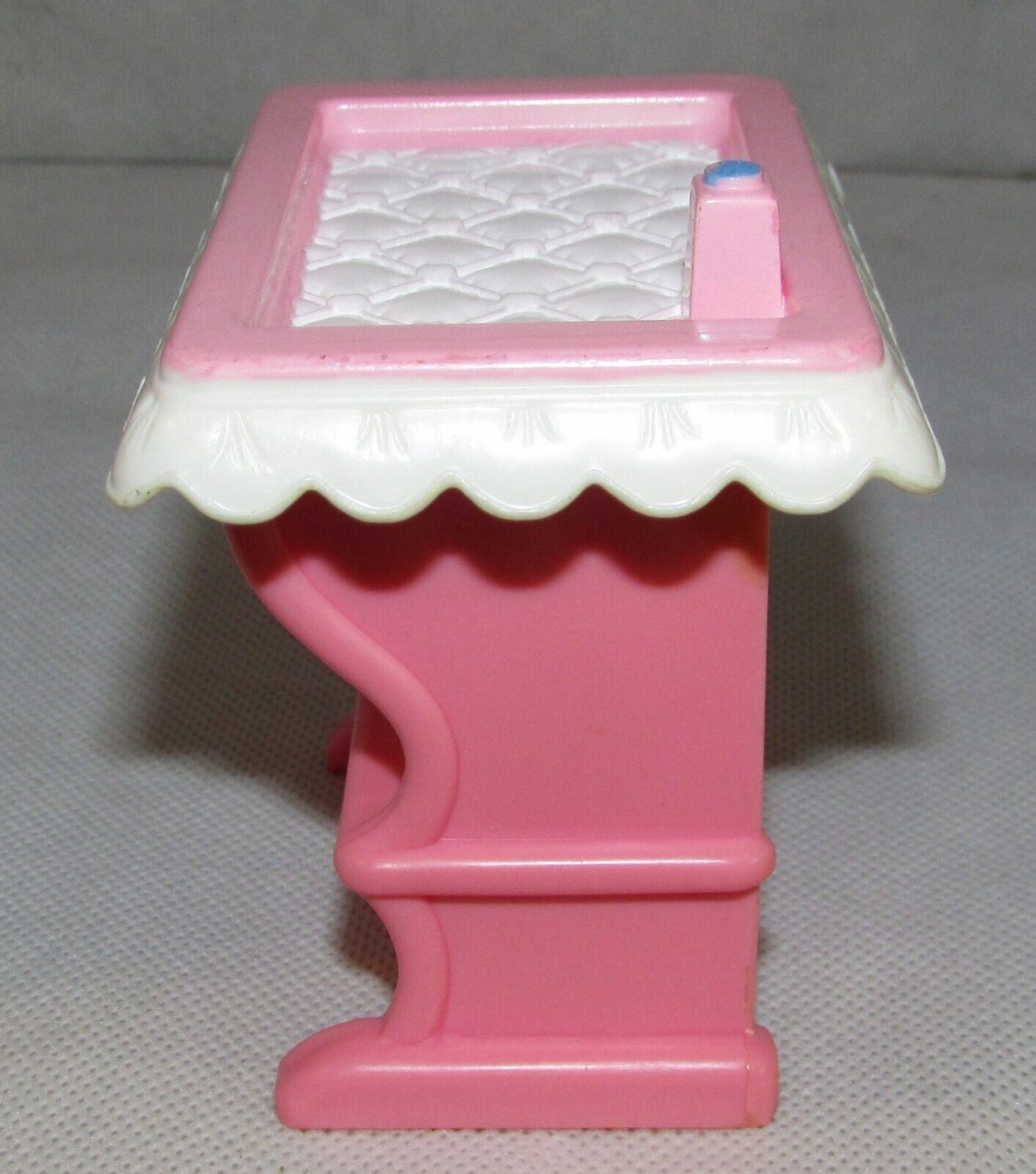 1994 FISHER PRICE DOLLHOUSE FURNITURE PINK CHANGING TABLE LOVING FAMILY ...