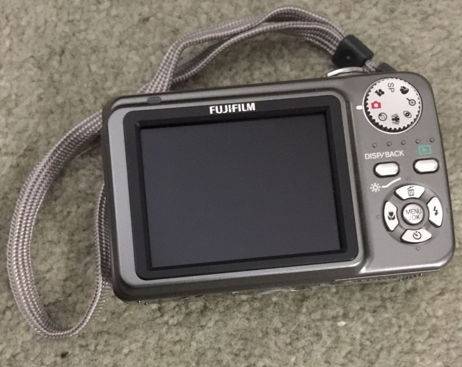 Fujifilm FinePix A825 8.3MP Digital Camera Bundle