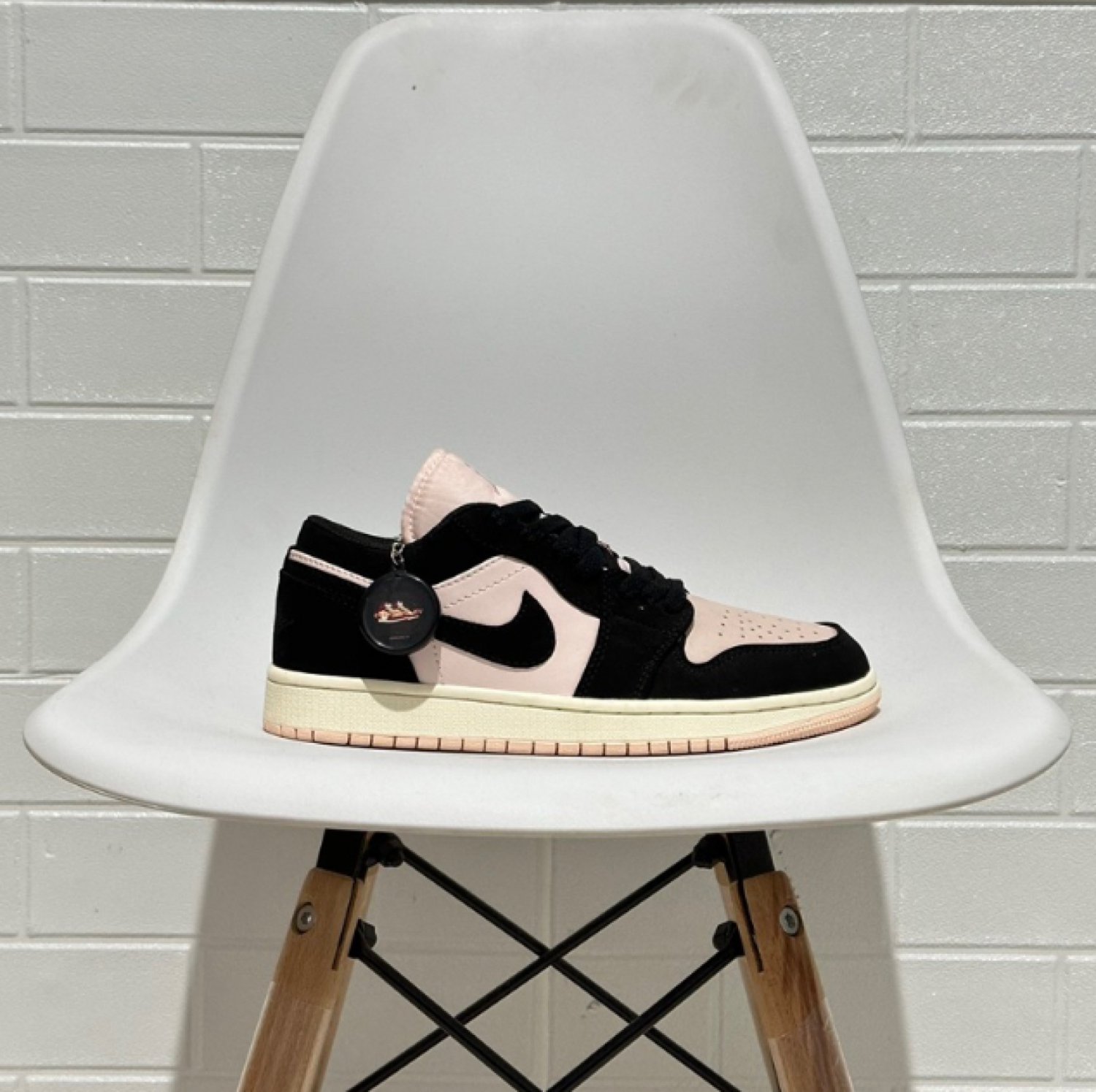 Air Jordan 1 Low Guava Ice
