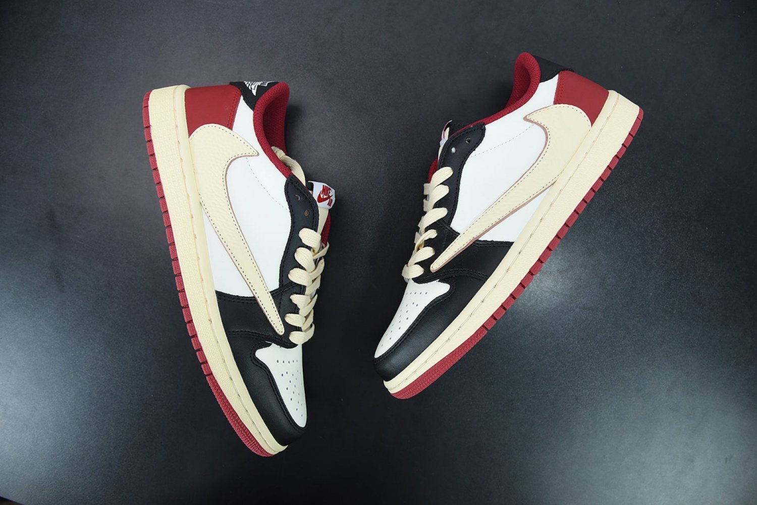 Jordan 1 Low Travis Scott Red