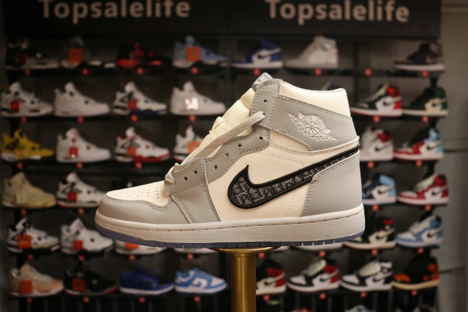 Dior x Air Jordan 1 High OG White Wolf Grey