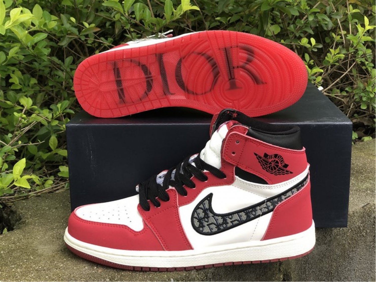Dior X Nike Air Jordan 1 Red Chicago