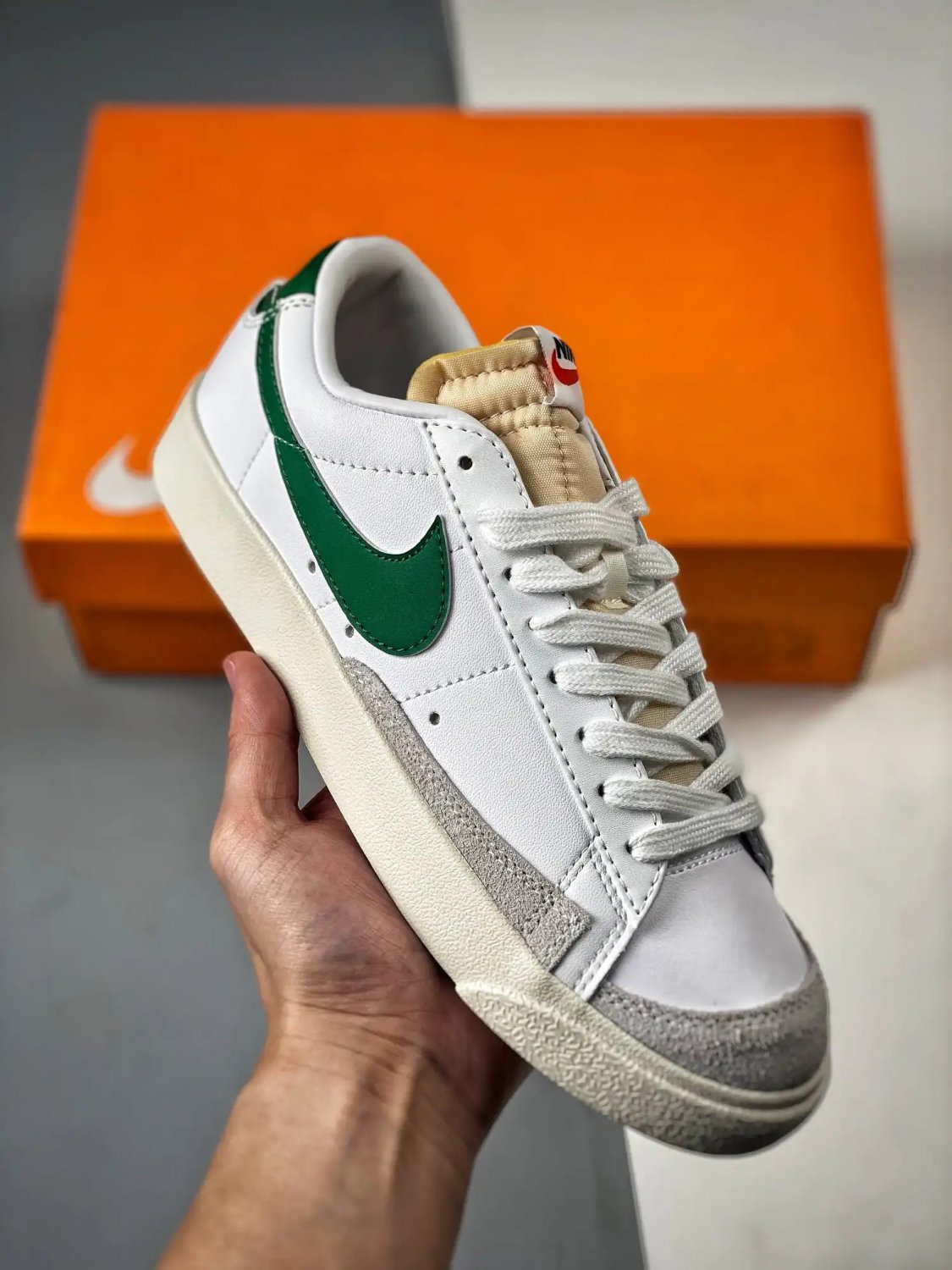 2024 & 2025 blazer low 77 vintage white pine green da6364-115