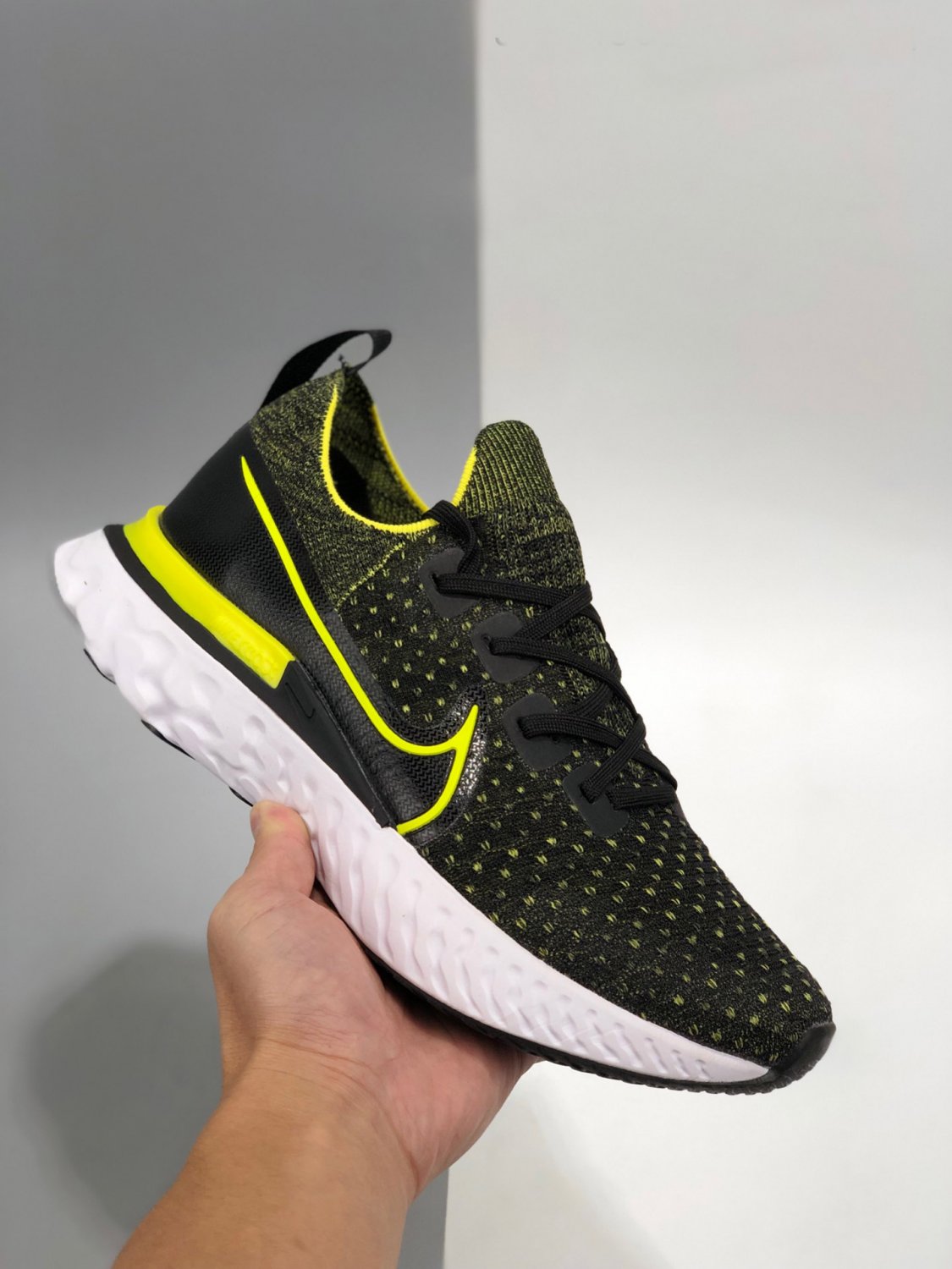 2024 & 2025 react infinity run sonic yellow cd4371-013