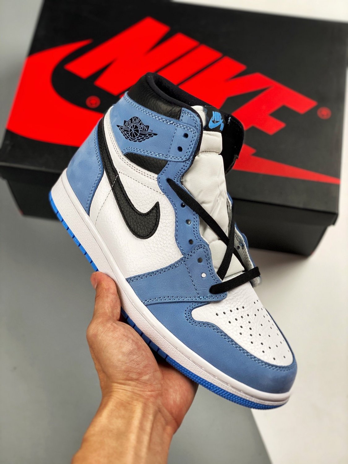 2024 & 2025 air jordan 1 high og â university blueâ 555088-134