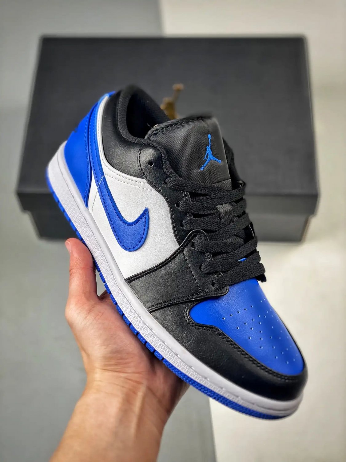2024 & 2025 air jordan 1 low ‘royal toe’ whiteroyal blue-black 553558-140