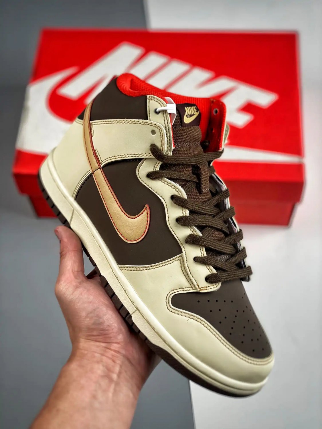 2024 & 2025 dunk high se baroque browncoconut milk fb8892-200