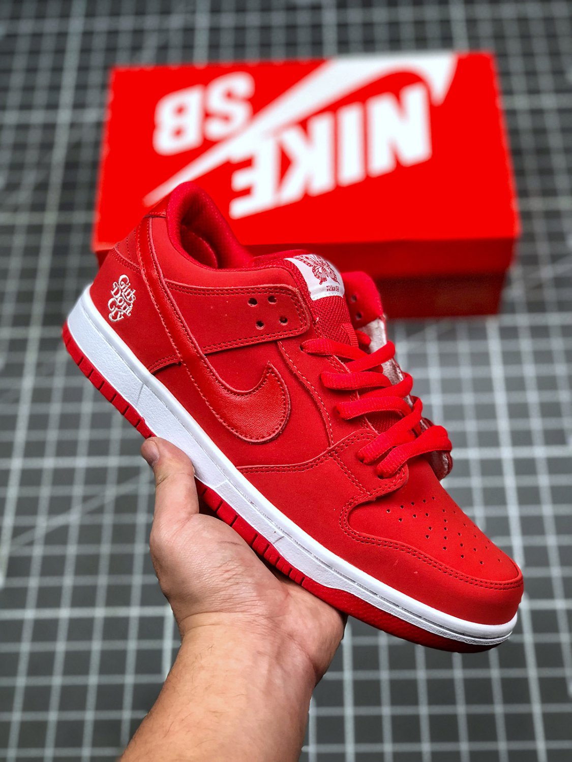 2024 & 2025 sb dunk low pro ‘coming back home verdy’ red white