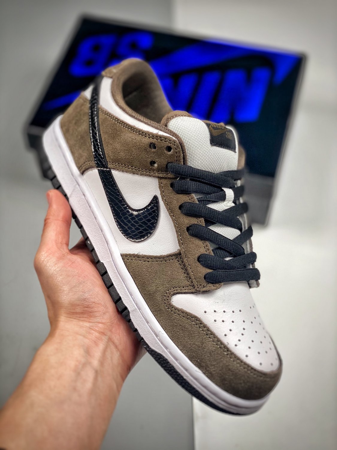 2024 & 2025 sb dunk low whiteblack-trail end brown