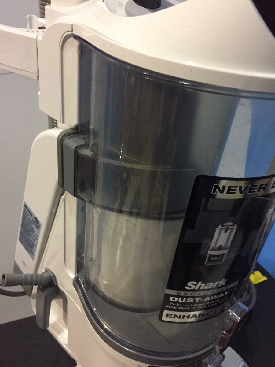 SHARK ROTATOR PRO LIFT-AWAY BAGLESS UPRIGHT VACUUM + TOOLS | UV560 ...