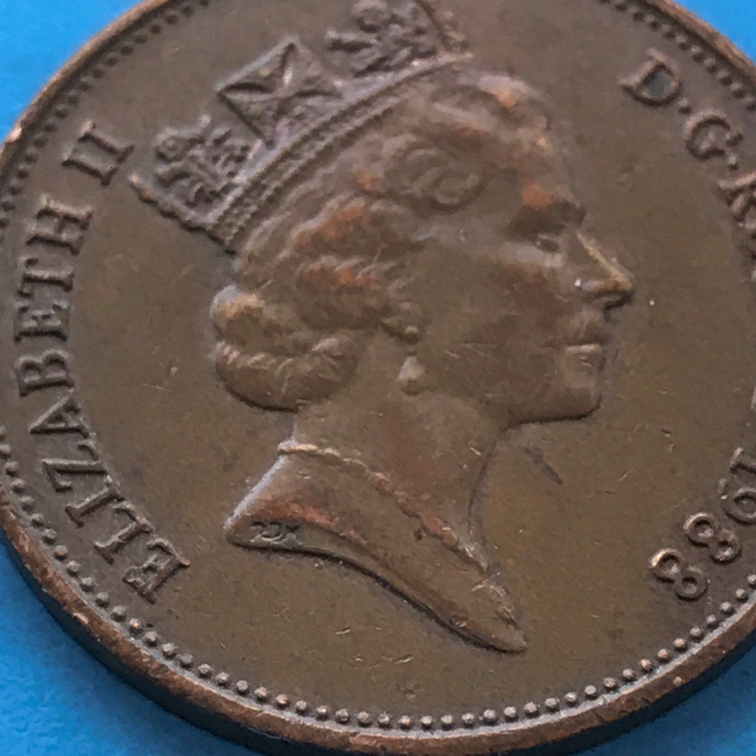 Queen Elizabeth II Vintage 1988 Two Pence Coin D.G. Reg F.D.