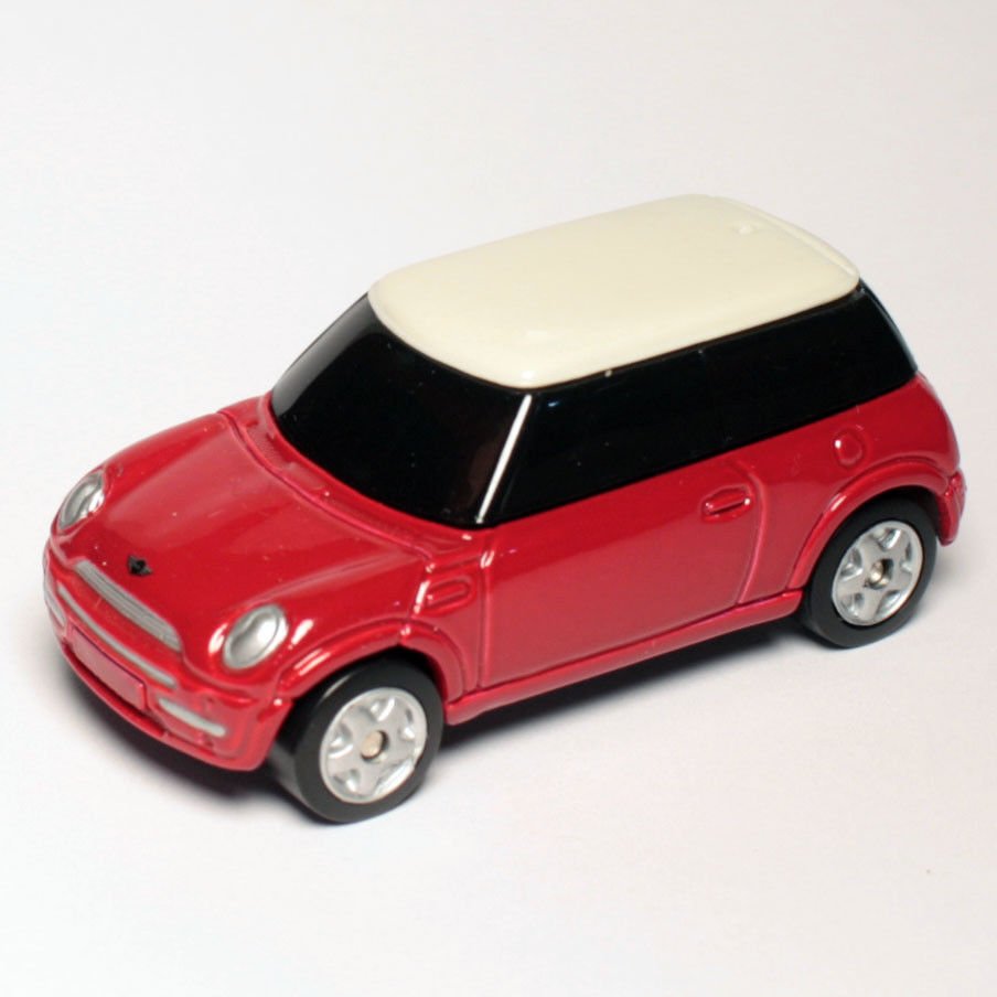 Maisto Mini Cooper Hardtop 2 Door, Red w/ White Top * NEW