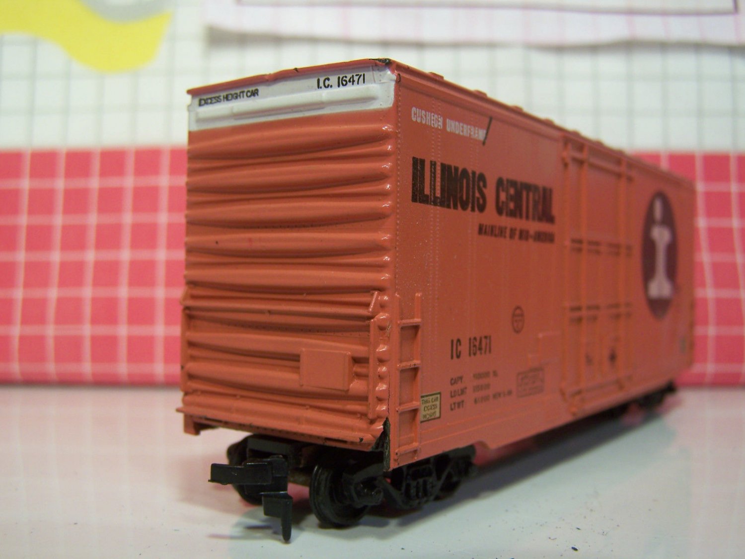 ATHEARN Blue Box 40' Mini Hi-Cube - Illinois Central 16471 - HO RTR