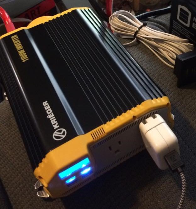 KRIËGER 1100 Watt 12V Power Inverter Dual 110V AC Outlets
