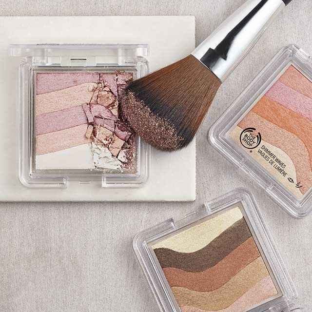 The Body Shop Shimmer Waves 0.29 Ounces Bronzing Compacts