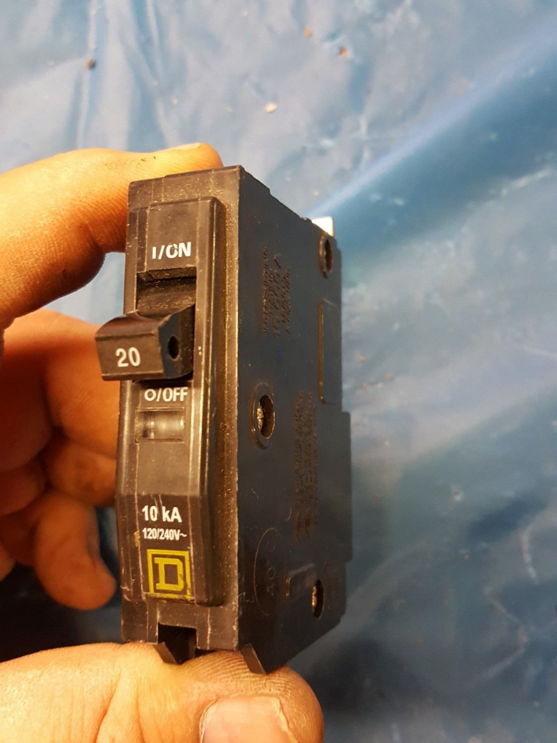 SQUARE D Circuit Breaker 20A 20 AMP 1P 120/240V with SCREW QOB120