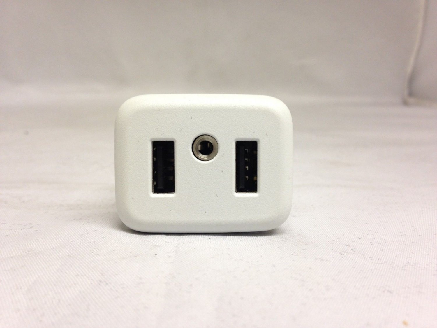 USB & Aux Input plug module for center console. GM OEM for Chevy ...