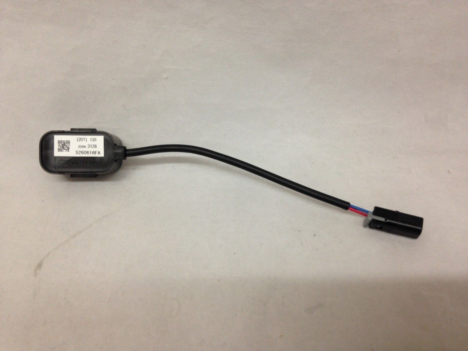 GM microphone assembly for mobile phone use in vehicle. Console mounted ...