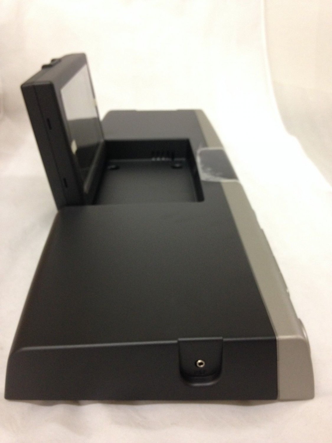 Lincoln black overhead video rear entertainment system. DVD & LCD ...