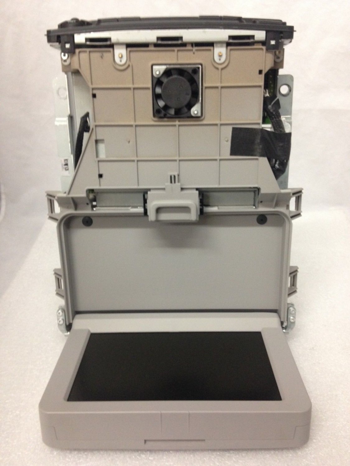 Overhead video rear entertainment system.DVD+LCD display screen.For 06 ...