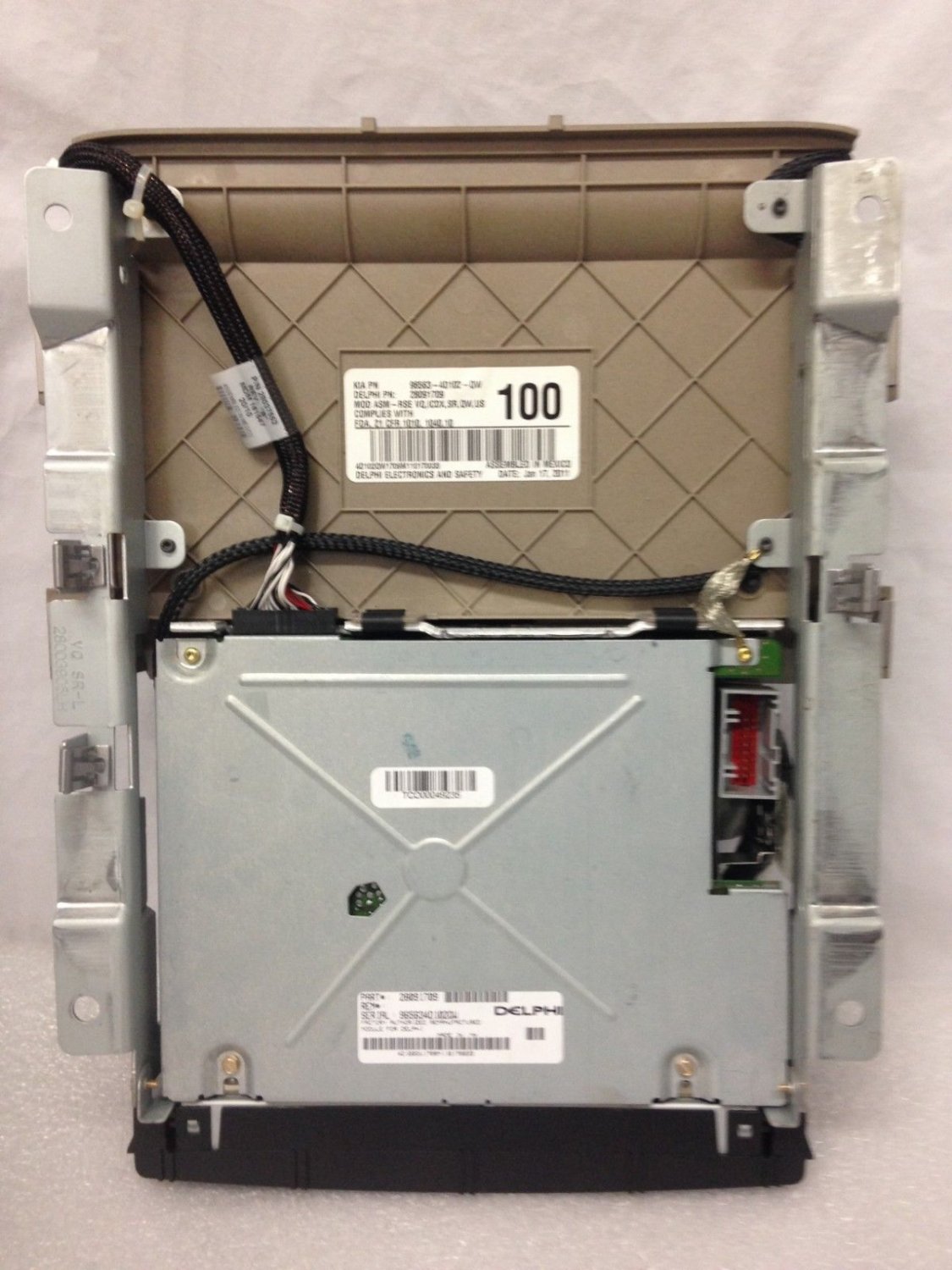 Overhead video rear entertainment system.DVD+LCD display screen.For 06 ...