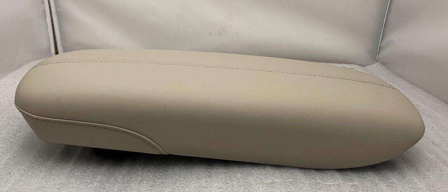 XTS 2013-2018 beige leather center console armrest lid top. Light tan ...