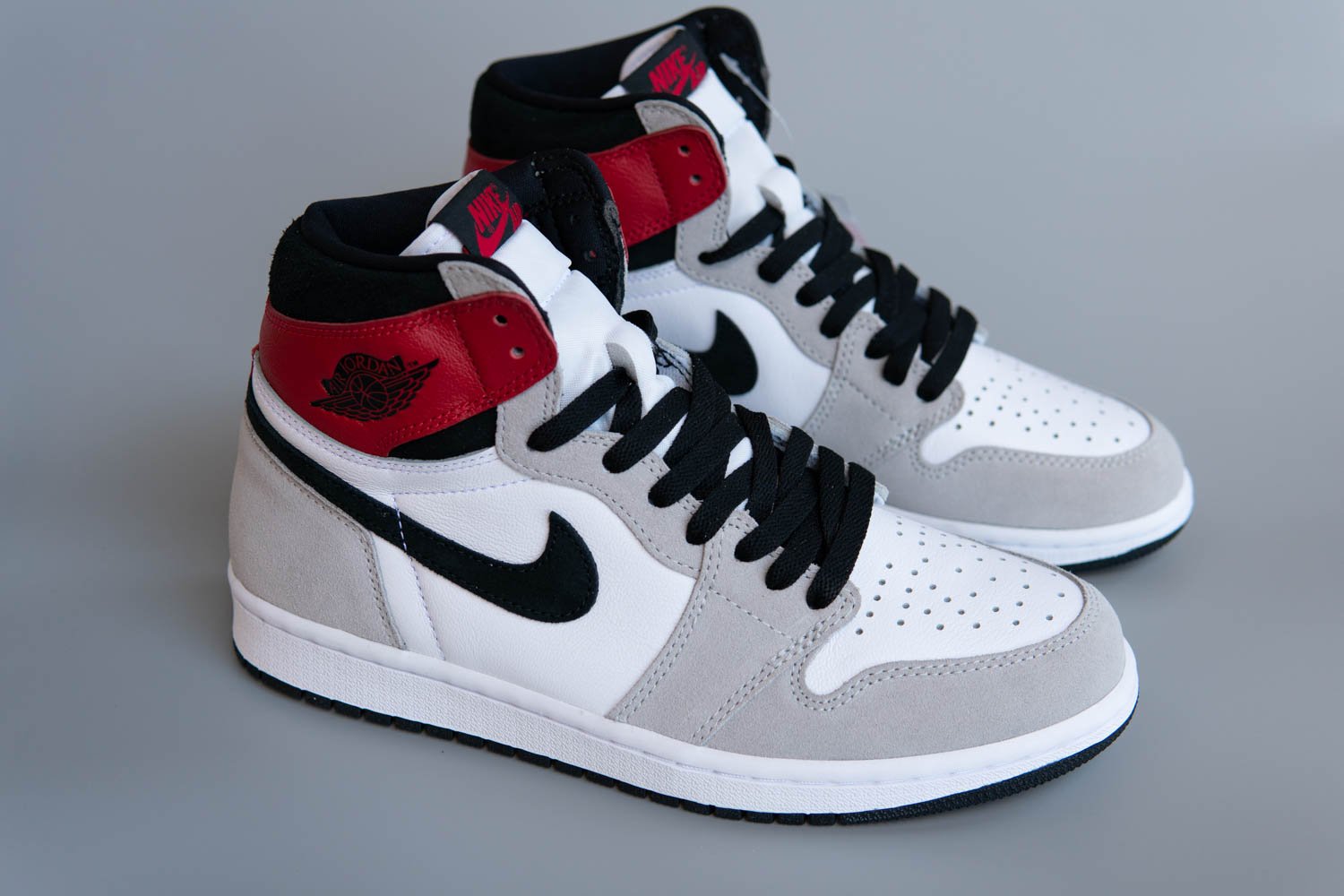 Jordan 1 Retro High Light Smoke Grey