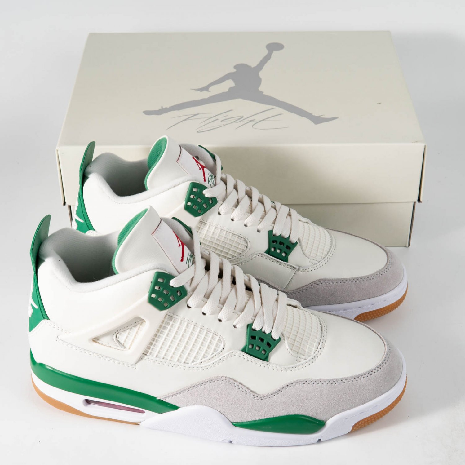 Jordan 4 Retro SB Pine Green