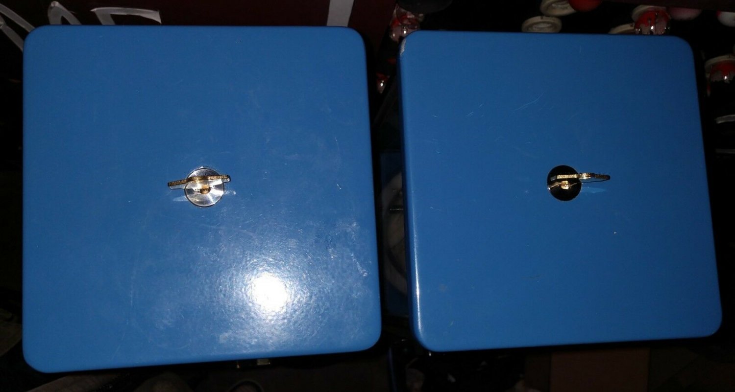 Antique Vintage Astro Gumball Machine with New Locks and Keys