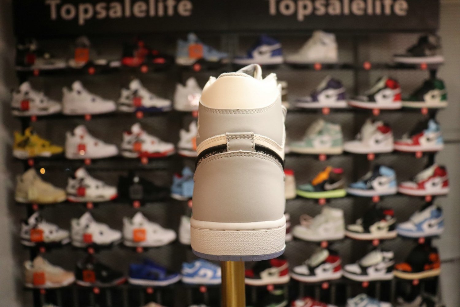 dior x nike air jordan 1 high og 'white wolf grey'_1