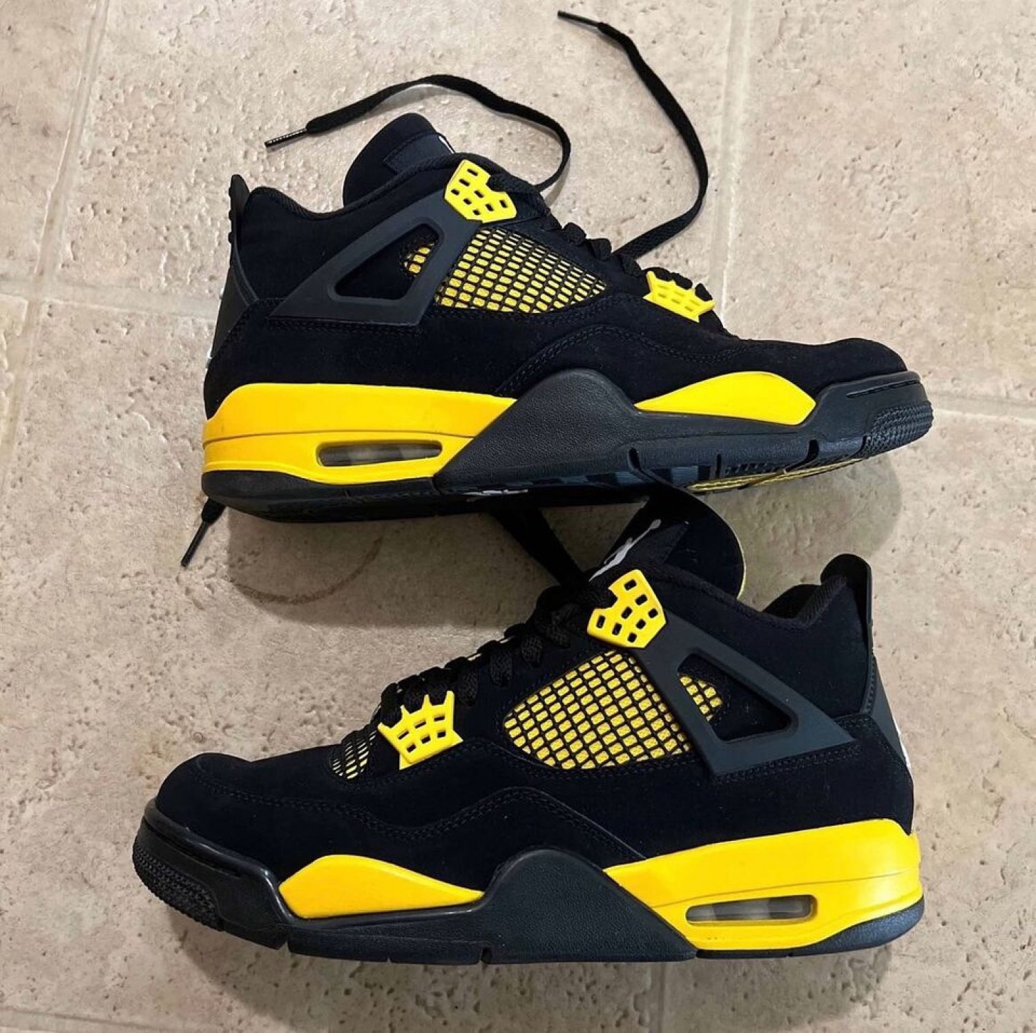 Jordan 4 Retro Thunder (2006)